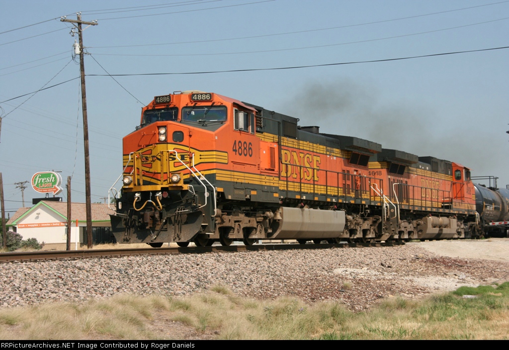 BNSF 4886